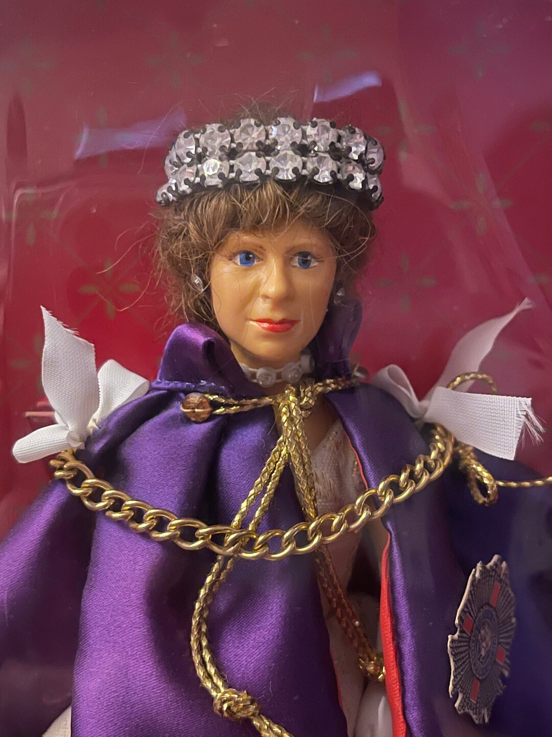 RARE Hamleys of Regent Street H.M. Queen Elizabeth II Peggy Nisbet Doll ...