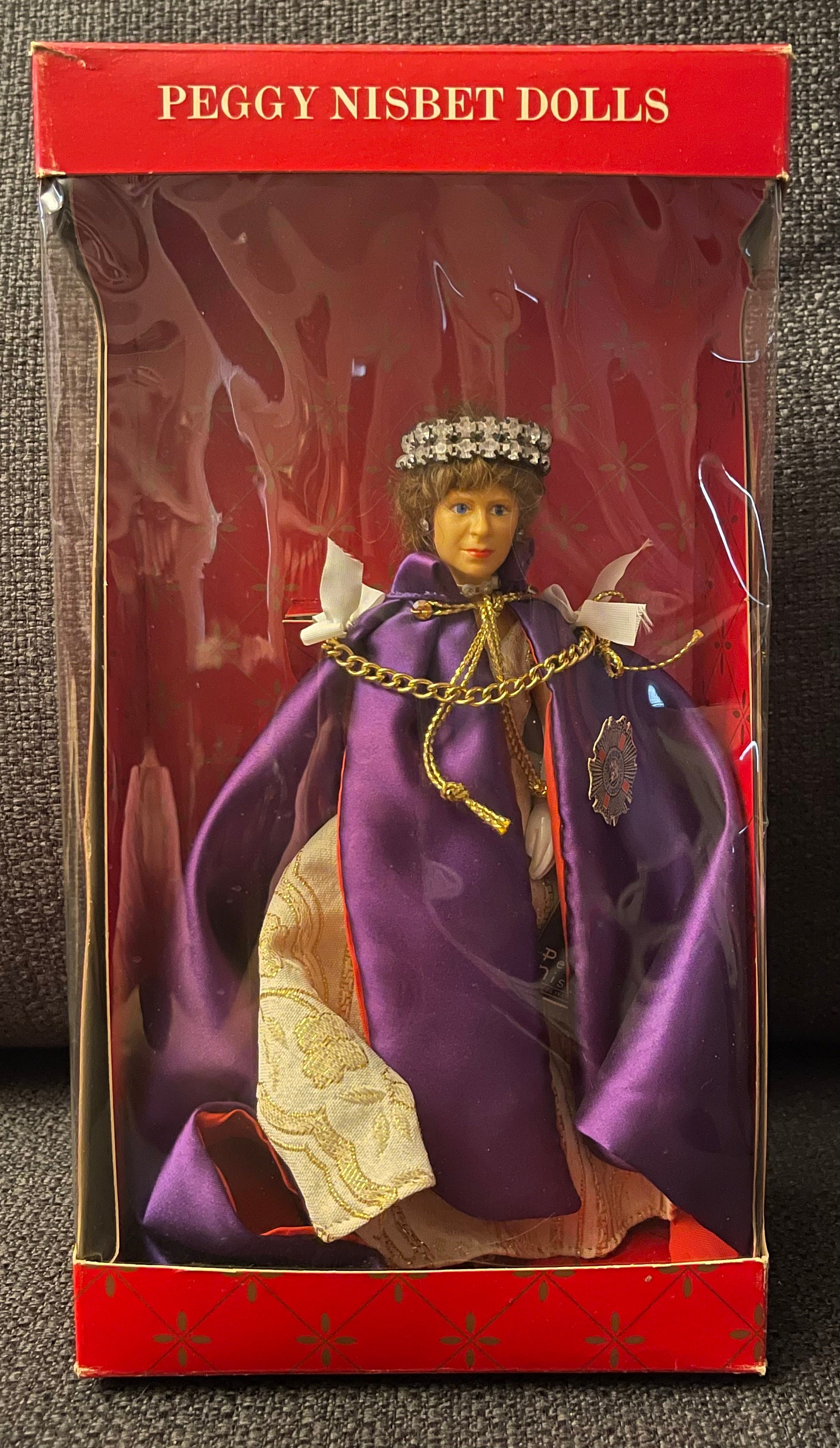 RARE Hamleys of Regent Street H.M. Queen Elizabeth II Peggy Nisbet Doll ...