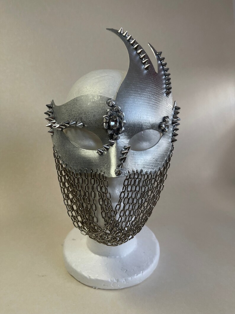 Masquerade Mask With Chain and Spikes Carnival Aristocrats Ball ...