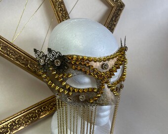 Masquerade Mask With Chain and Spikes Carnival Aristocrats Ball ...