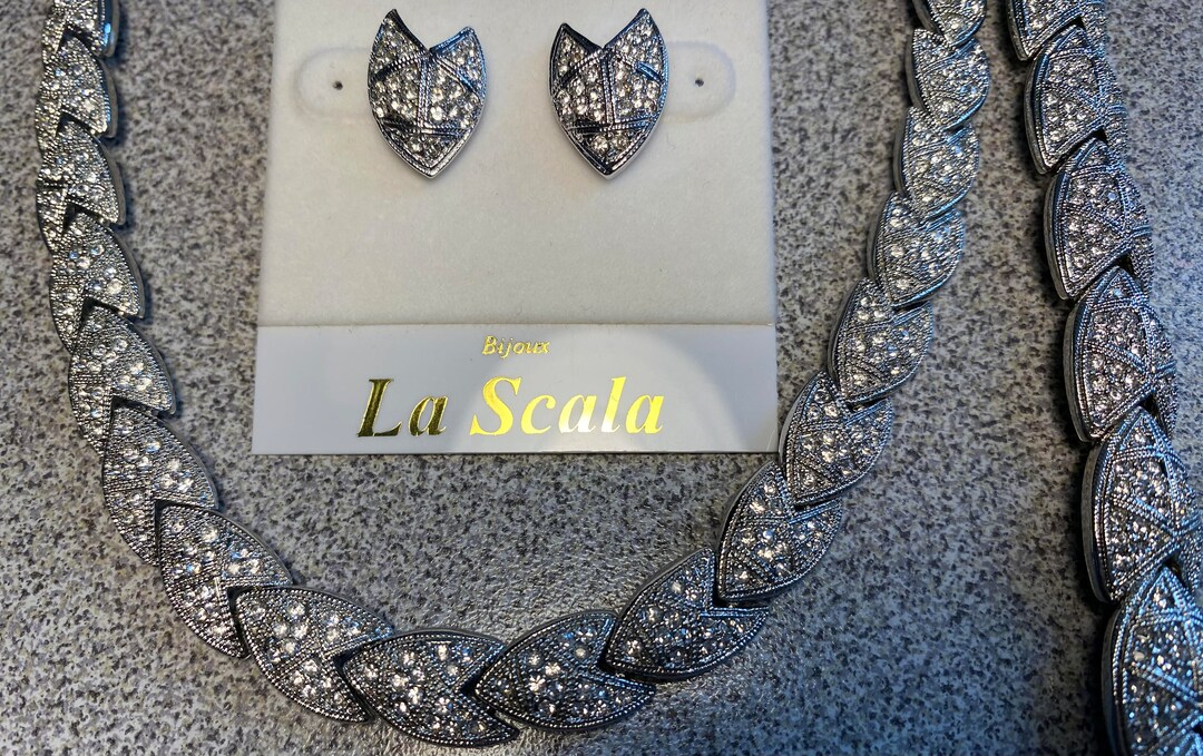 La Scala Jewellery Set. Rhodium Plated. Handset Swarovski Crystals ...