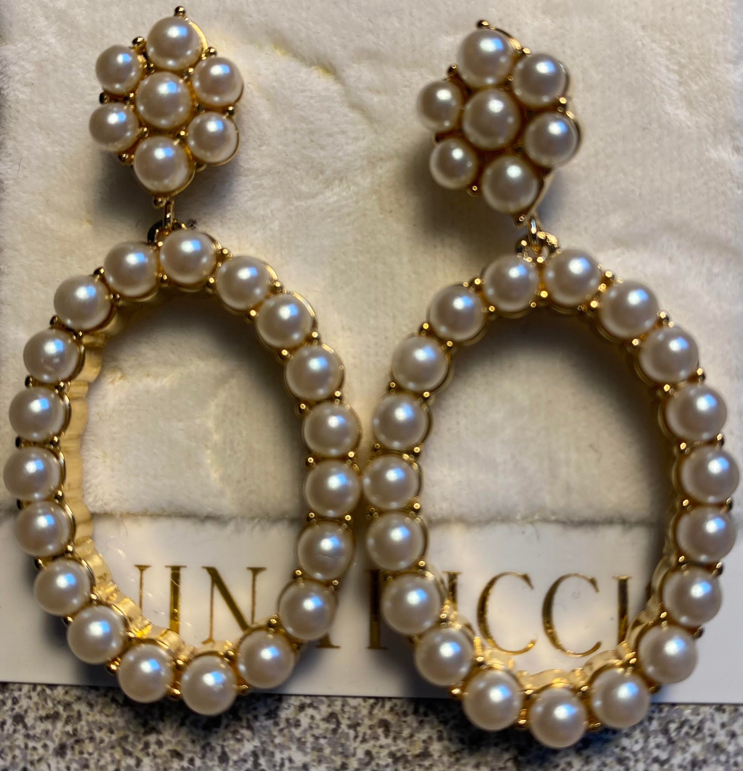 Nina Ricci Gorgeous Oval Pearl Drop Pierced Earrings. Triple 22kt Gold ...