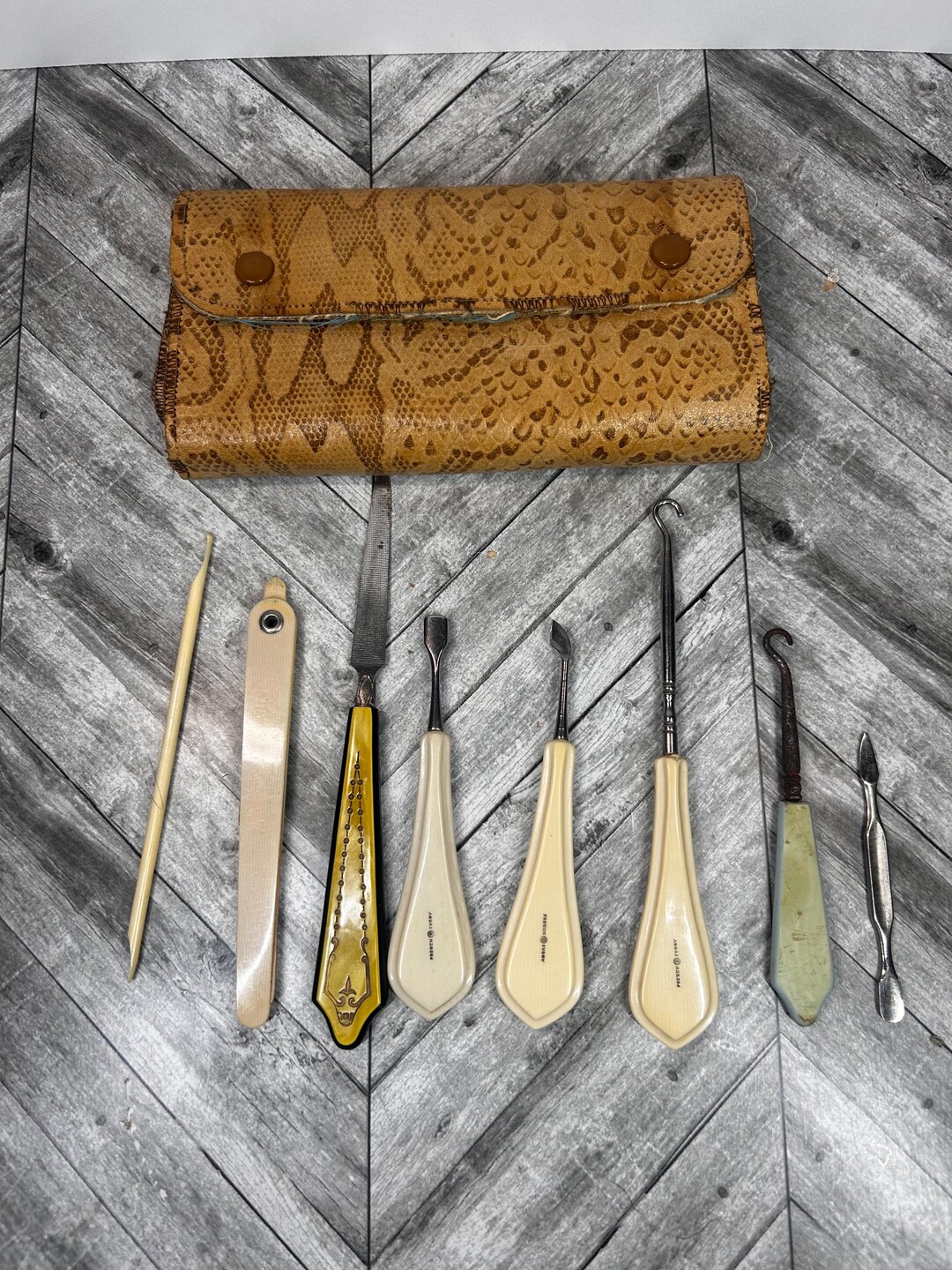 Vintage Bakelite Dresser Kit - Etsy