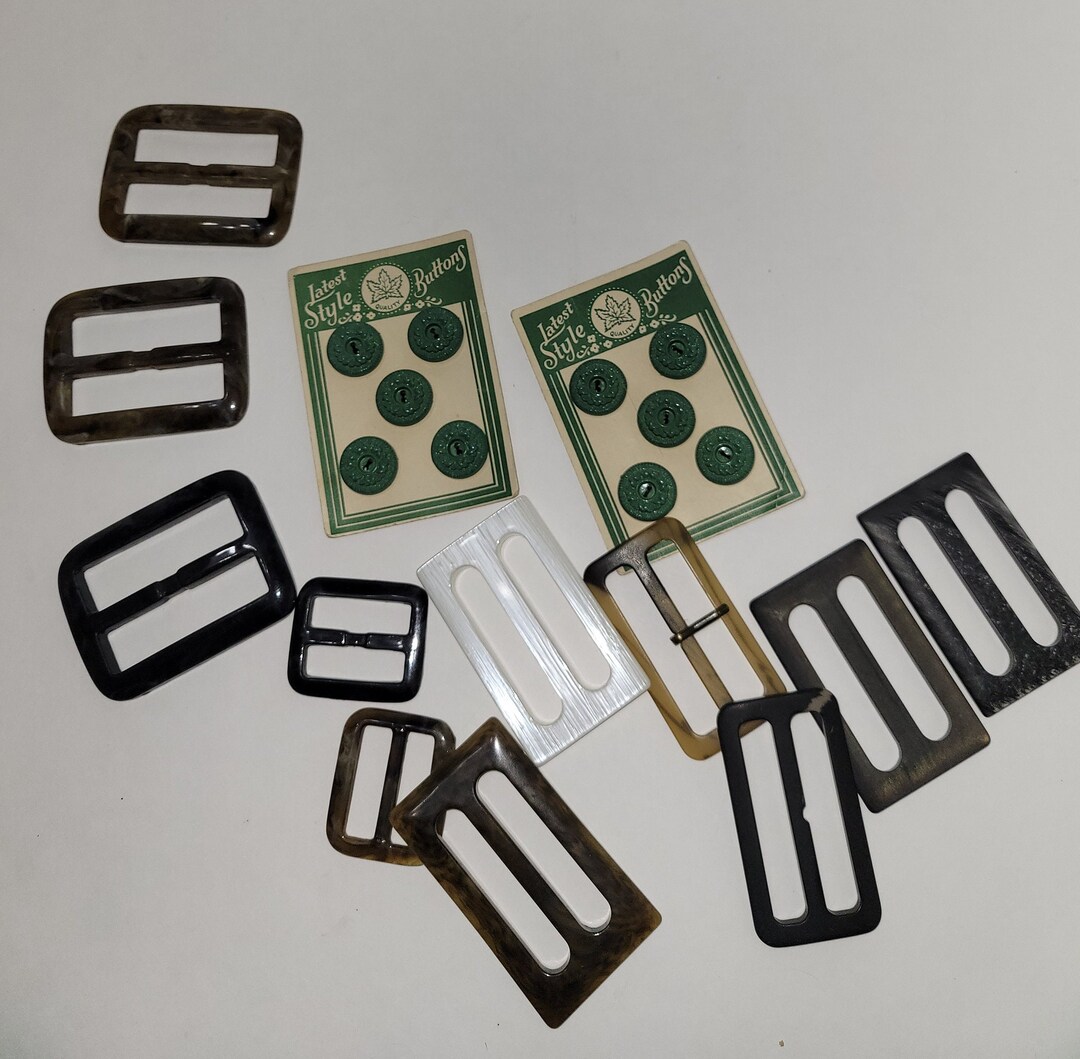Latest Style Canadian Made Buttons , 2 Packs of 5 Green 2 Hole Buttons ...