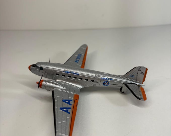 Douglas Dc-3 Metal Diecast Airplane - Etsy
