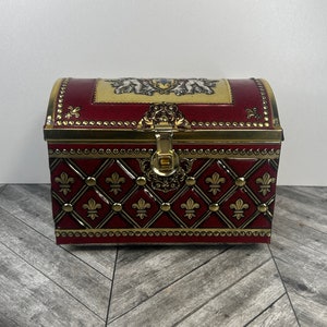 Vintage Royal Themed Trinket Box - Etsy