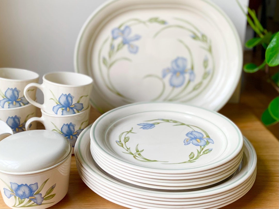 Vintage Blue Floral Dinnerware Set, 80s Vintage Blue Iris Corning ...