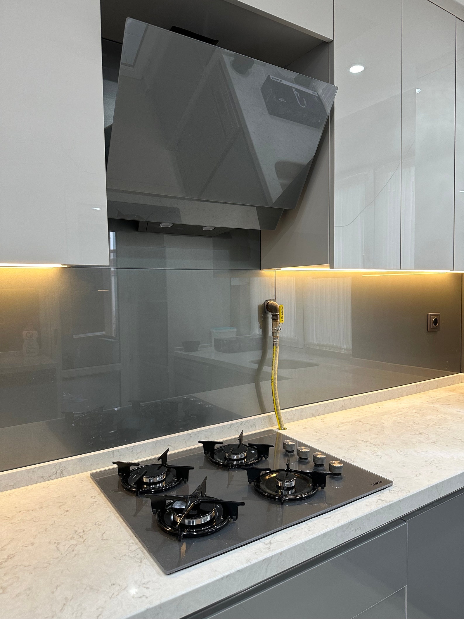 Metallic Grey Tempered Glass Kitchen Backsplash: Heat Resistant Cooker ...