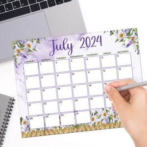 July 2024 Daisy Calendar, Printable Summer Floral Planner, Monthly ...