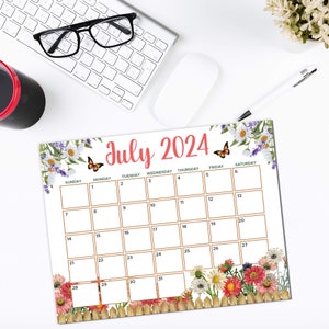 July 2024 Daisy Floral Themed Calendar, Printable Cute Daisies Calendar ...