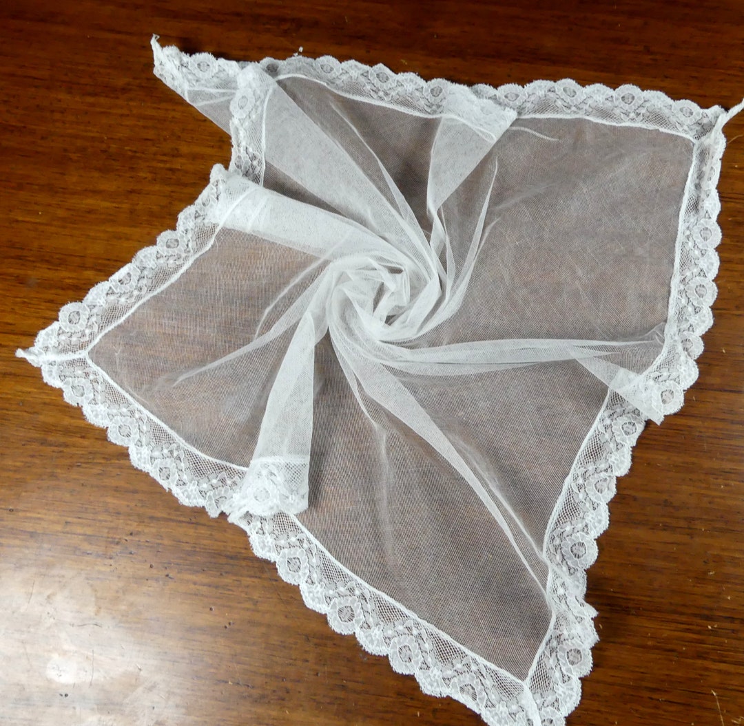 Vintage Plain Net Lace Fabric & Lace Trim Small Tablecloth Color Light ...