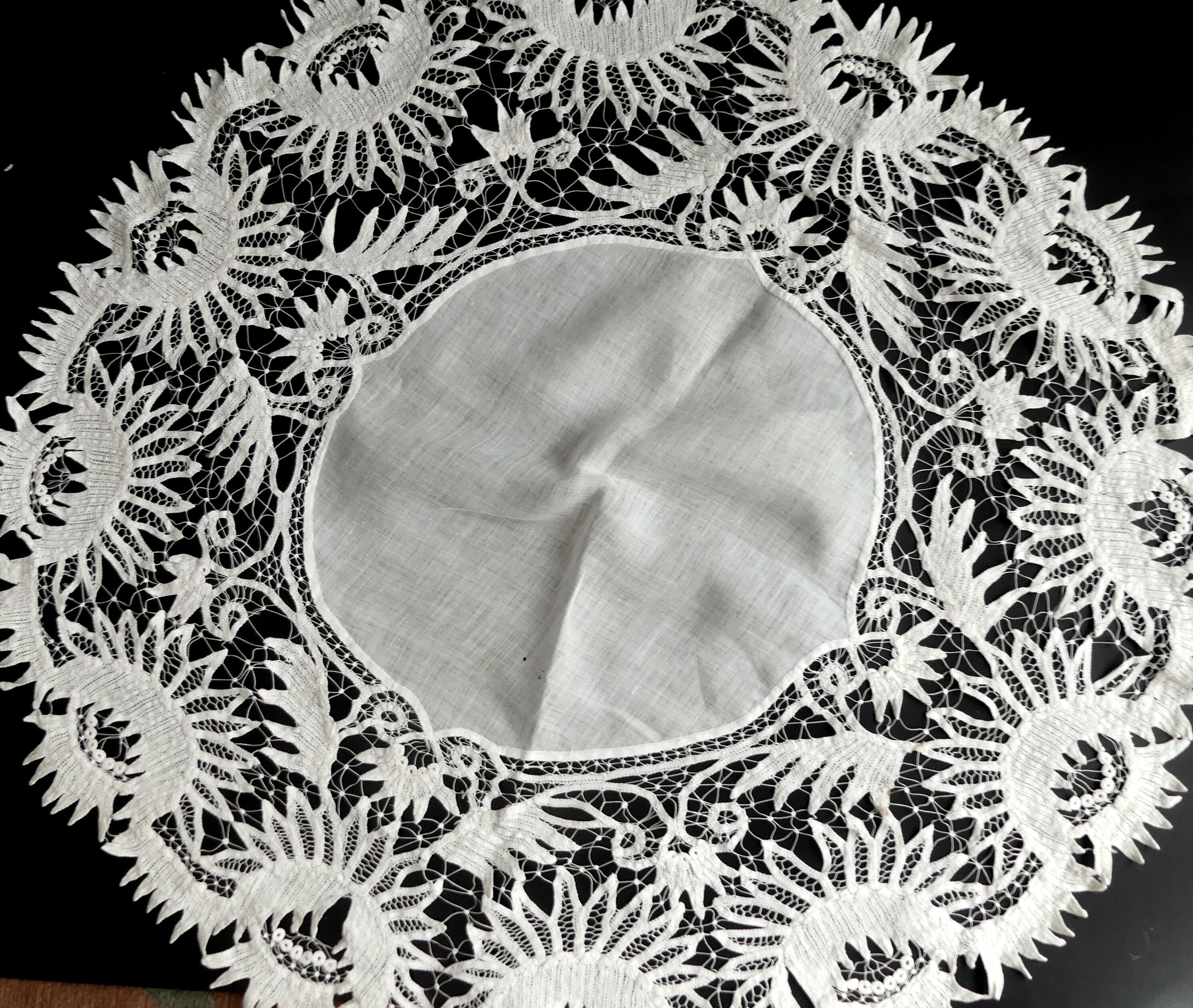 Antique Victorian Handmade Battenburg Lace & Cotton Small Round ...