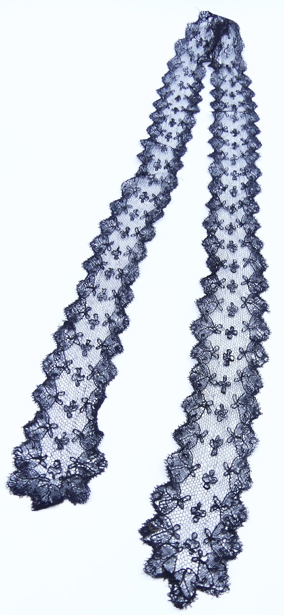 Antique 19th C Victorian black Lace mourning lappet - Gem