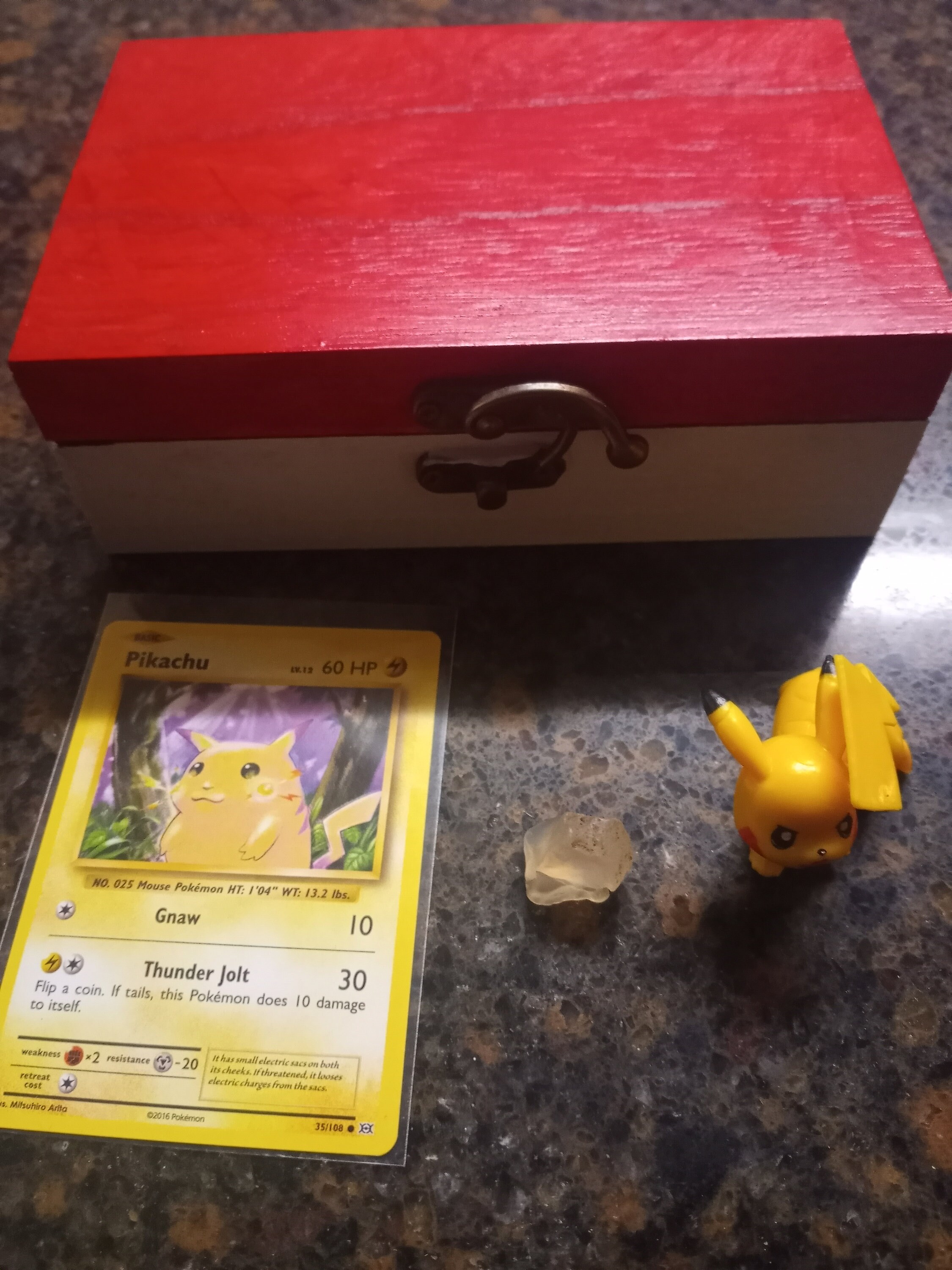 Pokémon-inspired Pokéball-function Pokébox Pokémon Starters Cards ...