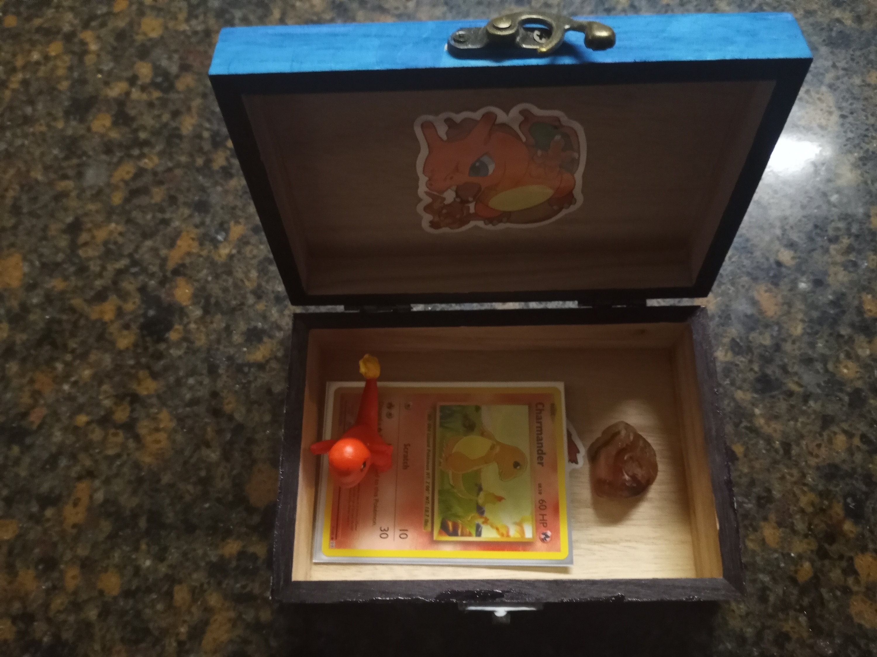 Pokémon-inspired Pokéball-function Pokébox Pokémon Starters Cards ...