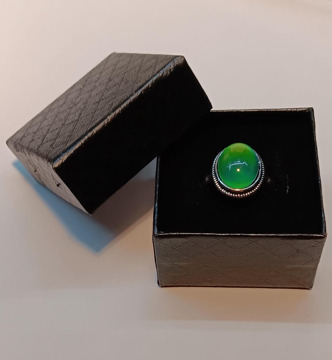 Oval Mood Ring With Rope Accents | Stone Changes Color With Temperature ...