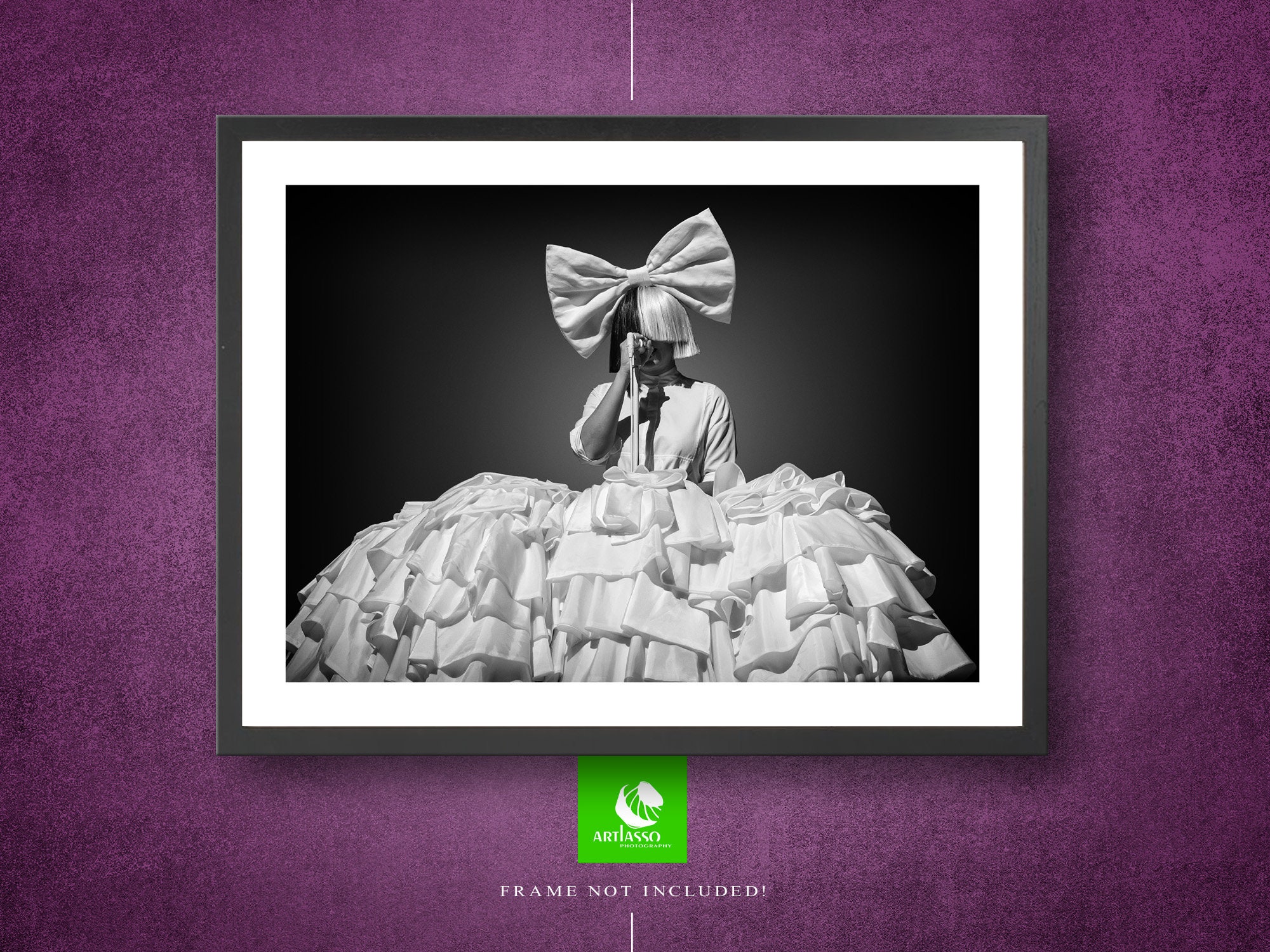 Sia, Multi-award-winning Australian Singer and Songwriter Black & White ...