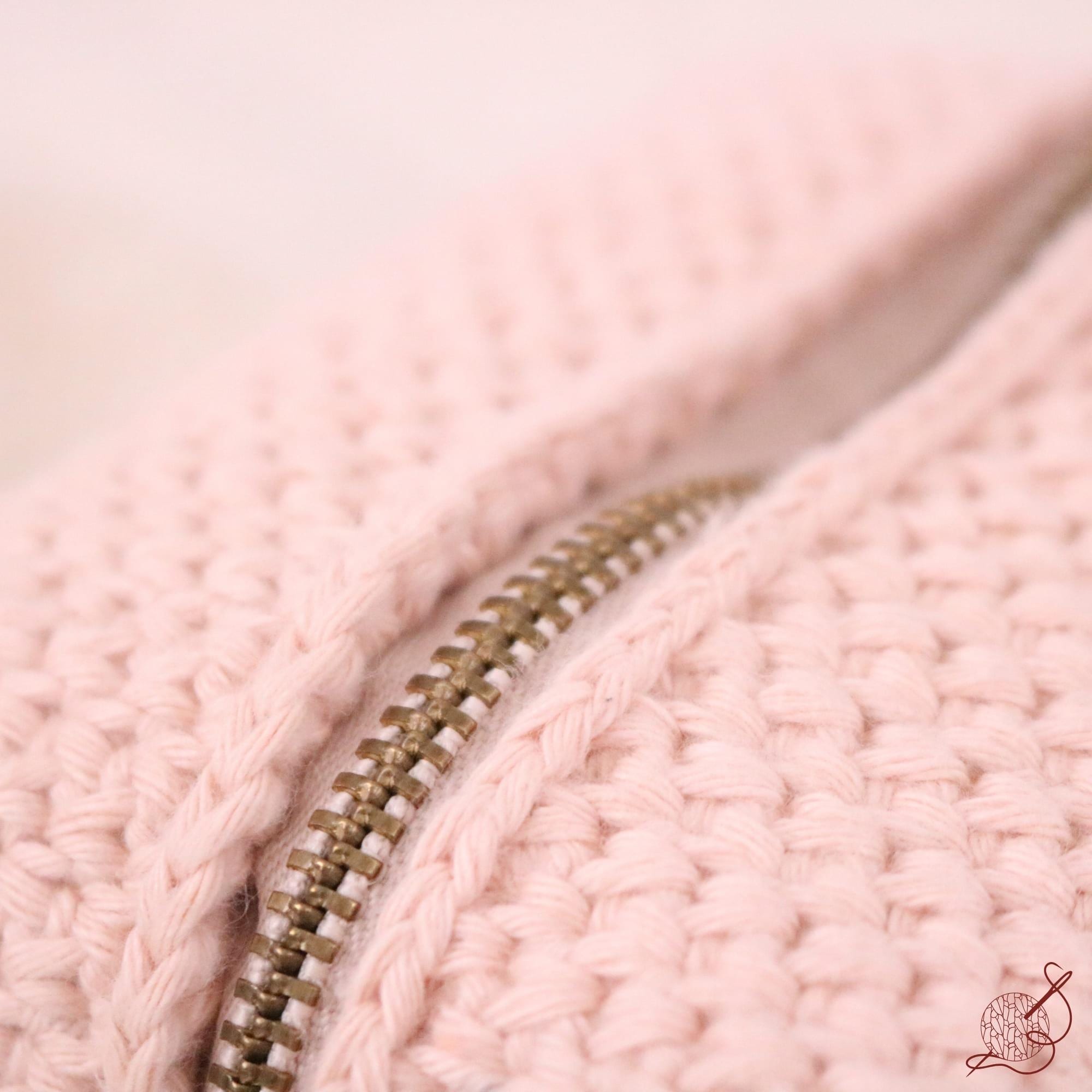 Zippered Box Pouch Crochet Pattern | Structured Cosmetic Bag | Callaly ...