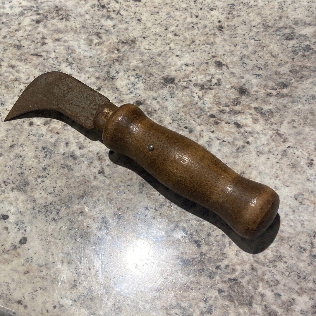 1 Vintage Curved Blade With Wood Handle Carpet Linoleum Roofing ...