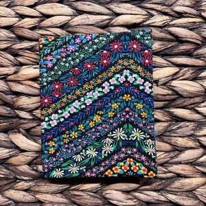 Dizzy Daisy Project Bag>quilted>flower Zipper Pull>full Fabric>winter ...