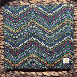 Dizzy Daisy Project Bag>quilted>flower Zipper Pull>full Fabric>winter ...