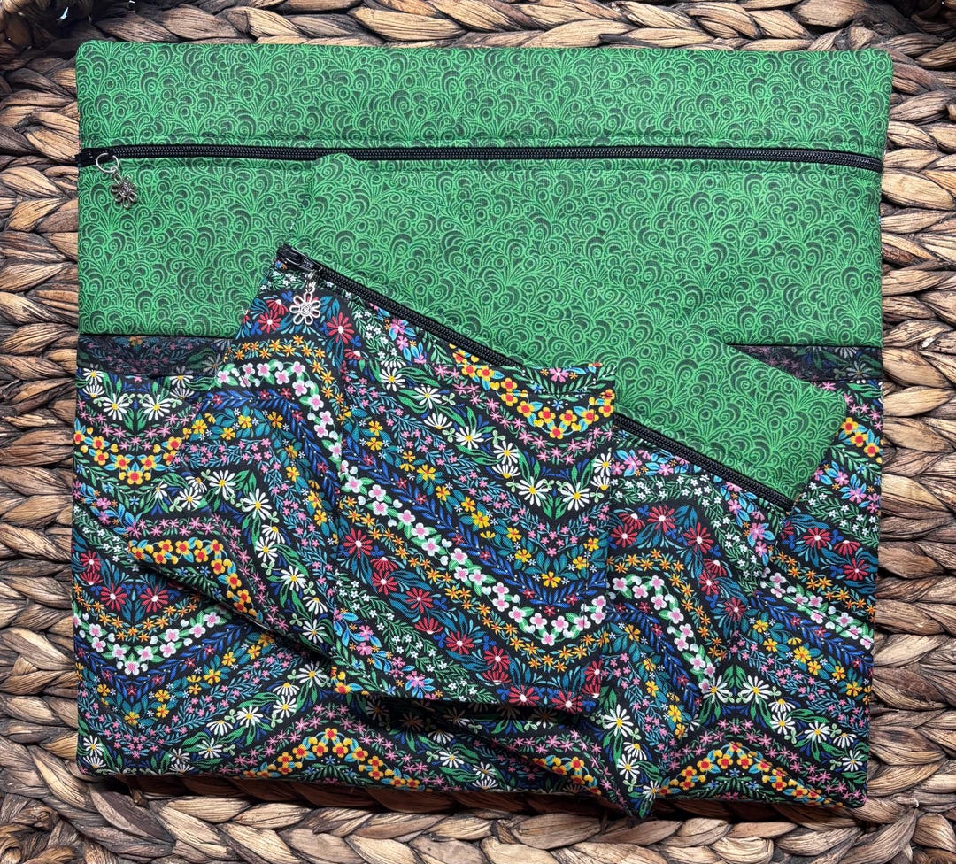 Dizzy Daisy Project Bag>quilted>flower Zipper Pull>full Fabric>winter ...