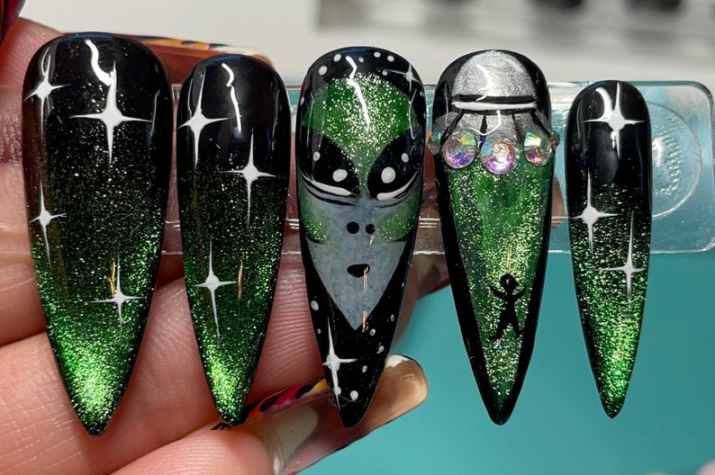 Alien Spaceship Press on Nails With Green Cat Eye. Stiletto Long in Pic ...