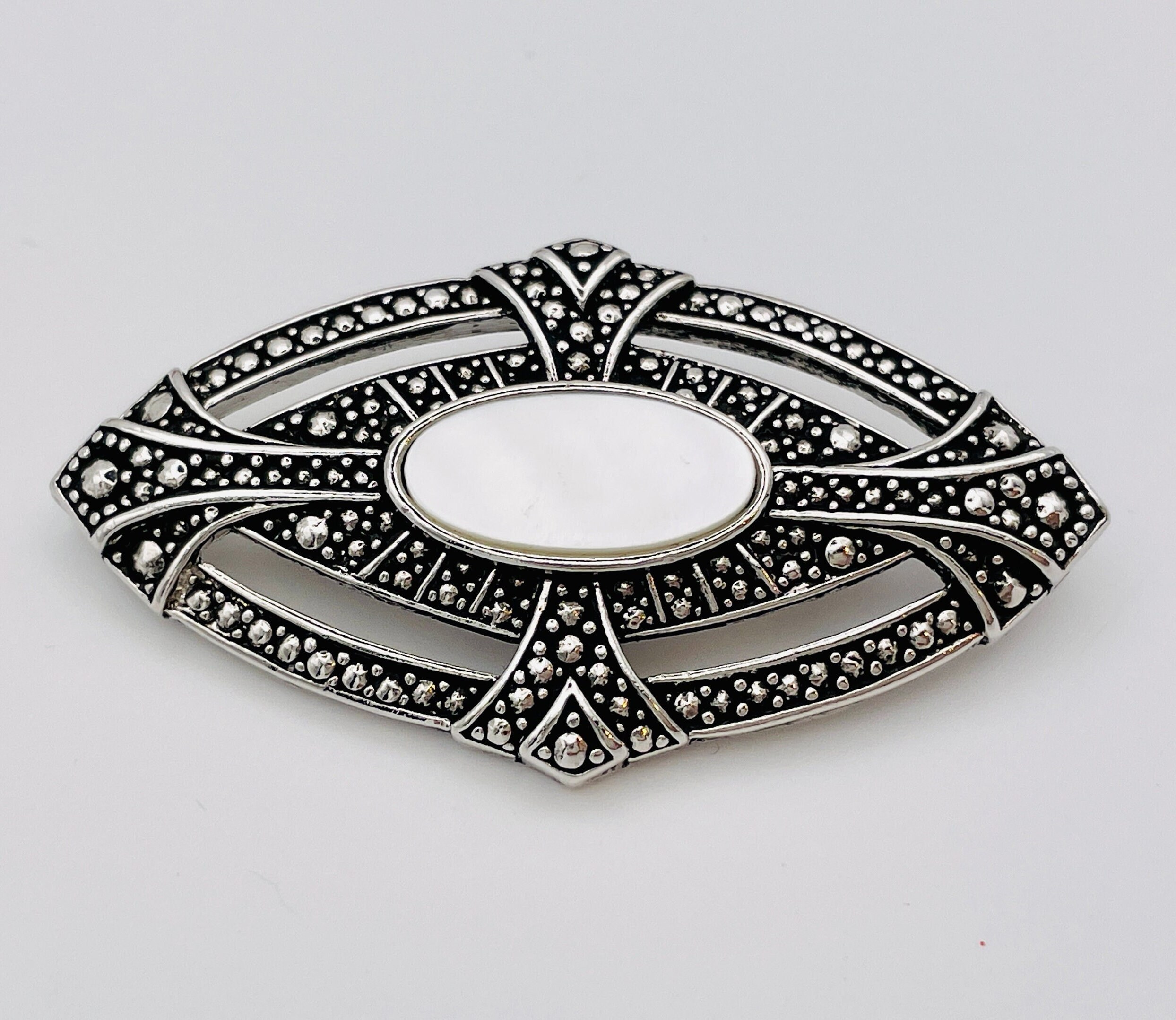 Vintage AVON Victorian Brooch Mother of Pearl Center Art Déco Brooch ...