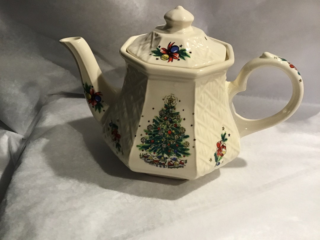 Vintage Sadler salem Christmas Eve Teapot - Etsy