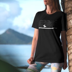 Surf Sunset T-shirt: Unisex Heavy Cotton Tee, Minimalist Surf Art - Etsy