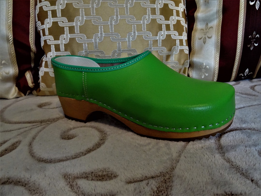 GREEN Leather Clogs Closed Back with Closed Heel Linden Wood - Etsy