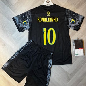Ronaldinho Number 10 Brazil for Boys and Girls Including Socks (size 3 ...