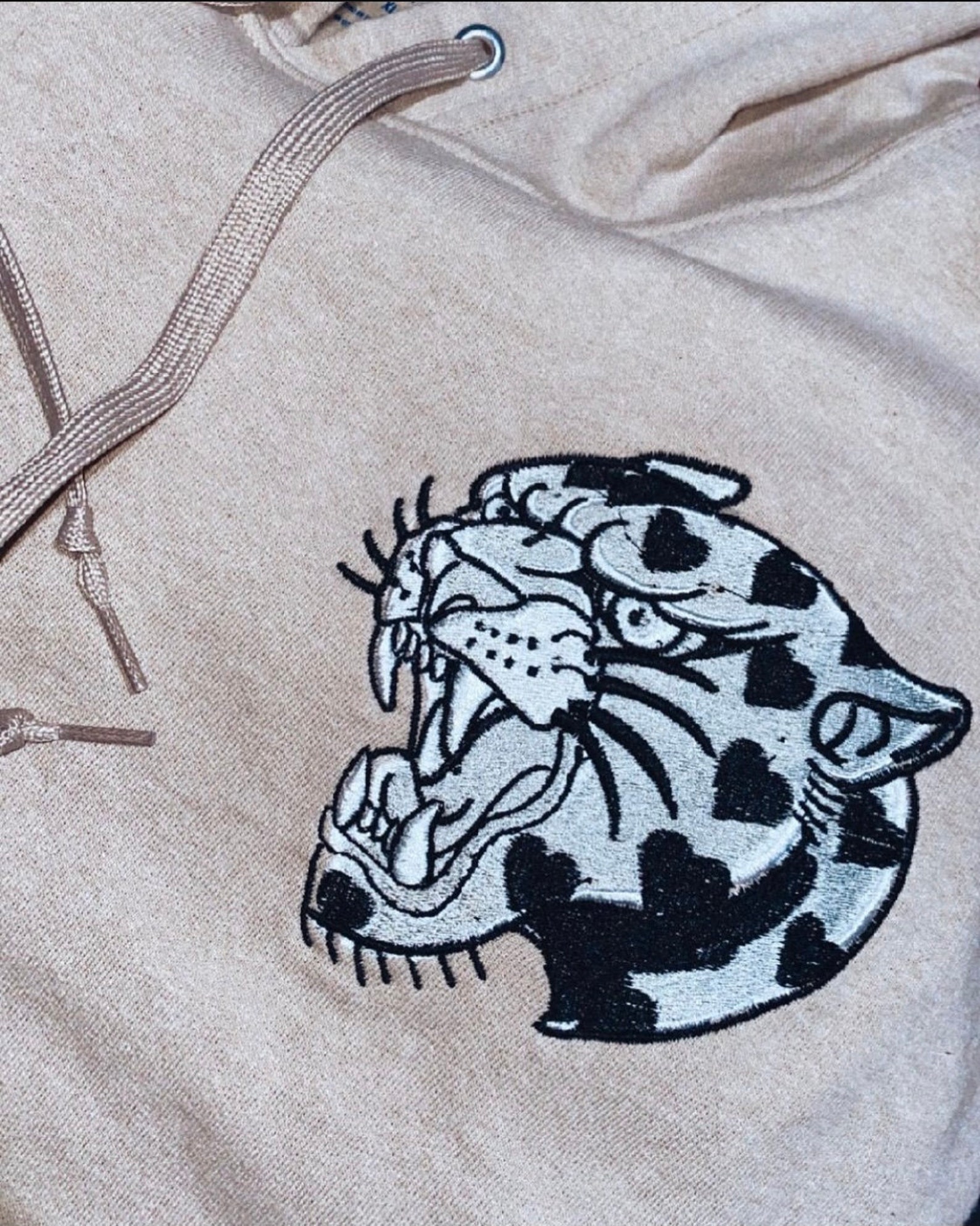 Heart Panther PES Embroidery File // PES and DST File / Traditional ...