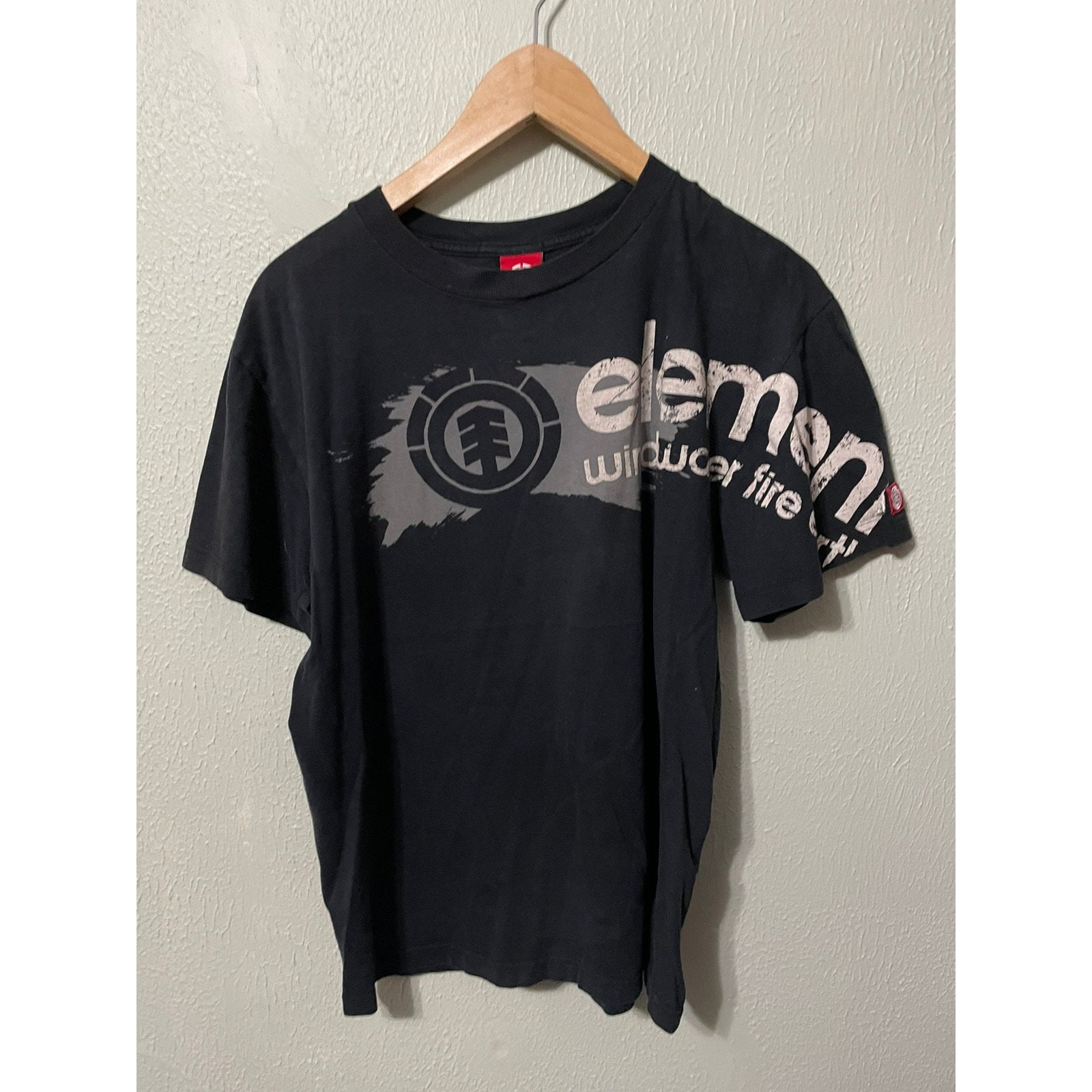 Listedd Vintage Element Logo T Shirt