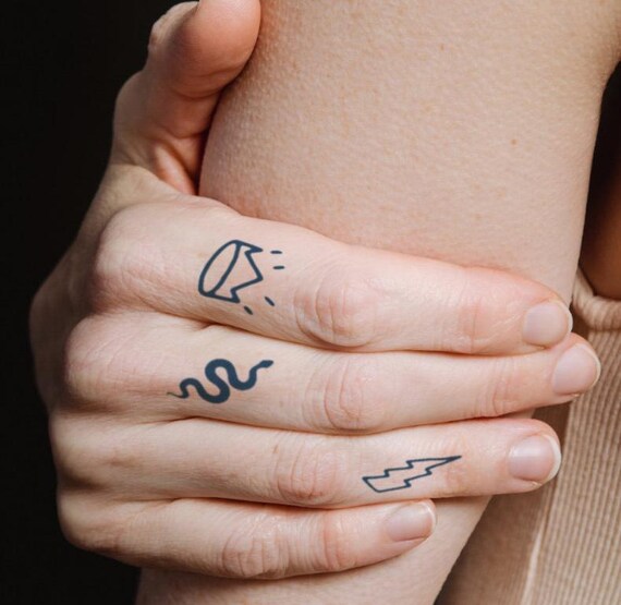 Usb Finger Tattoos 70+ Meaningful Finger Tattoo Designs To Emphasize