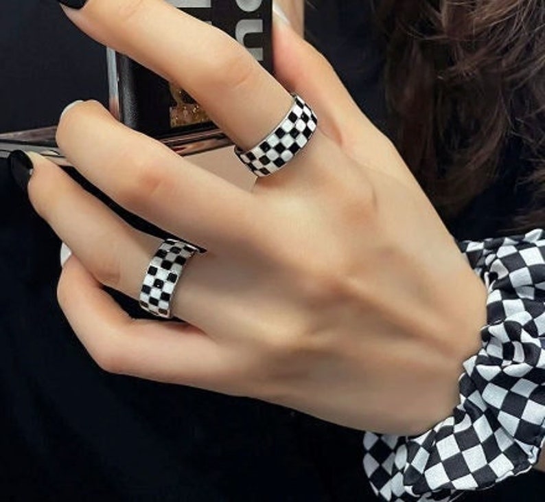 Women's Black and White Checker Pattern Geometric Enamel Adjustable ...