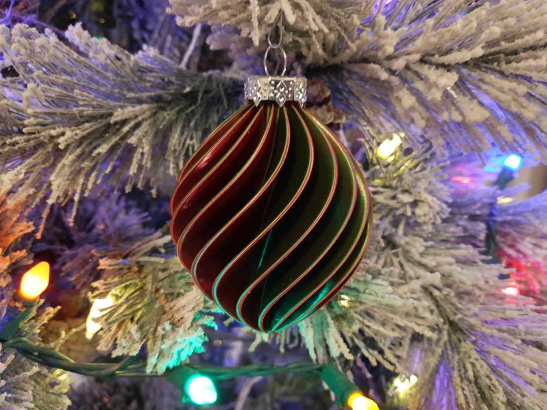 Red and Green Swirl Christmas Ornament - Etsy