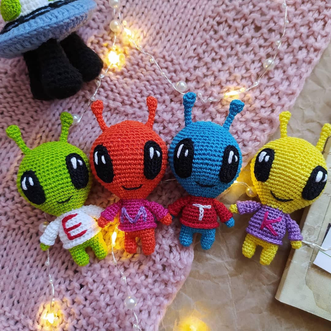 Alien Crochet Toy Pattern, Green Alien, Green Alien Xmas, Crochet ...