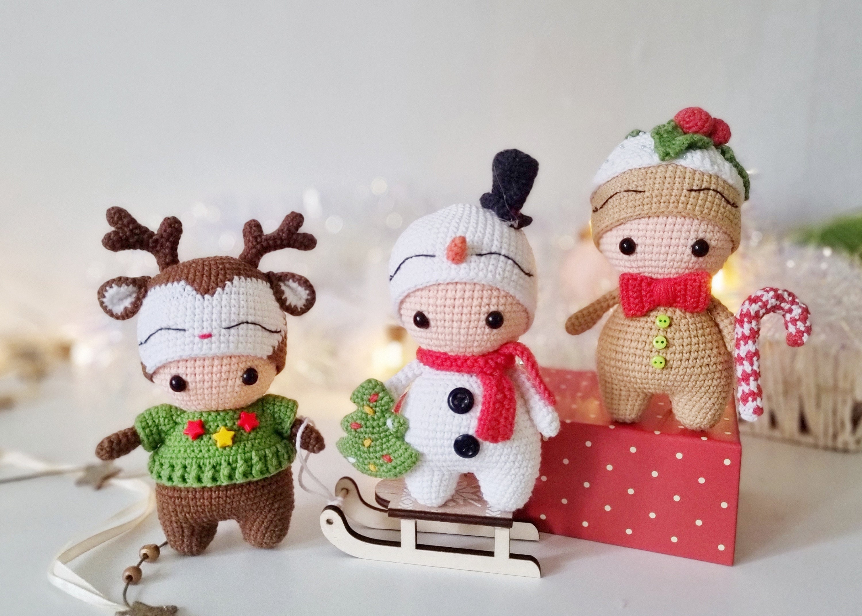 Amigurumi Christmas Crochet Patterns: Snowman, Reindeer, Gingerbread ...