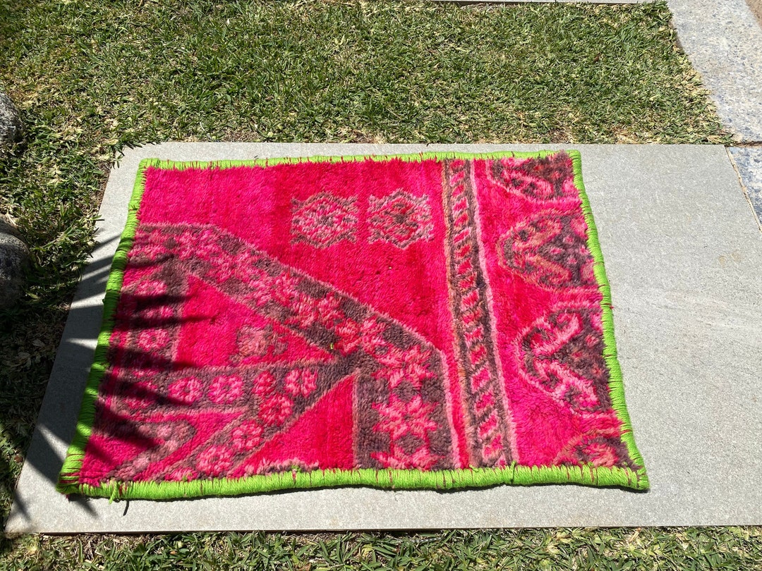 Vintage Moroccan Small Rug 2x2, Berber Boujaad Boho Rug, Area Moroccan ...