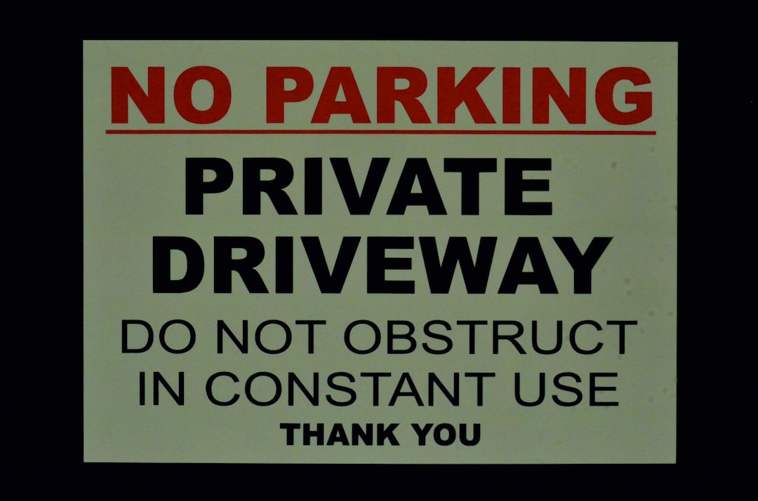 Private Driveway Do Not Obstruct in Constant Use Sign - Sticker ...