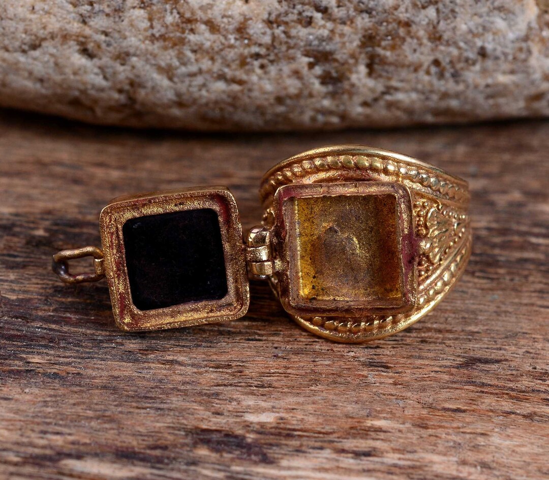 Obsidian Poison Ring, Black Stone Ring, Pill Box Ring, Poisoner Ring ...