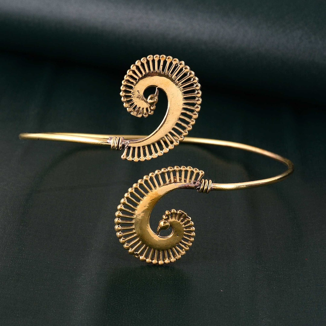 Minimalist Gold Upper Arm Cuff: Spiral Arm Band - Etsy