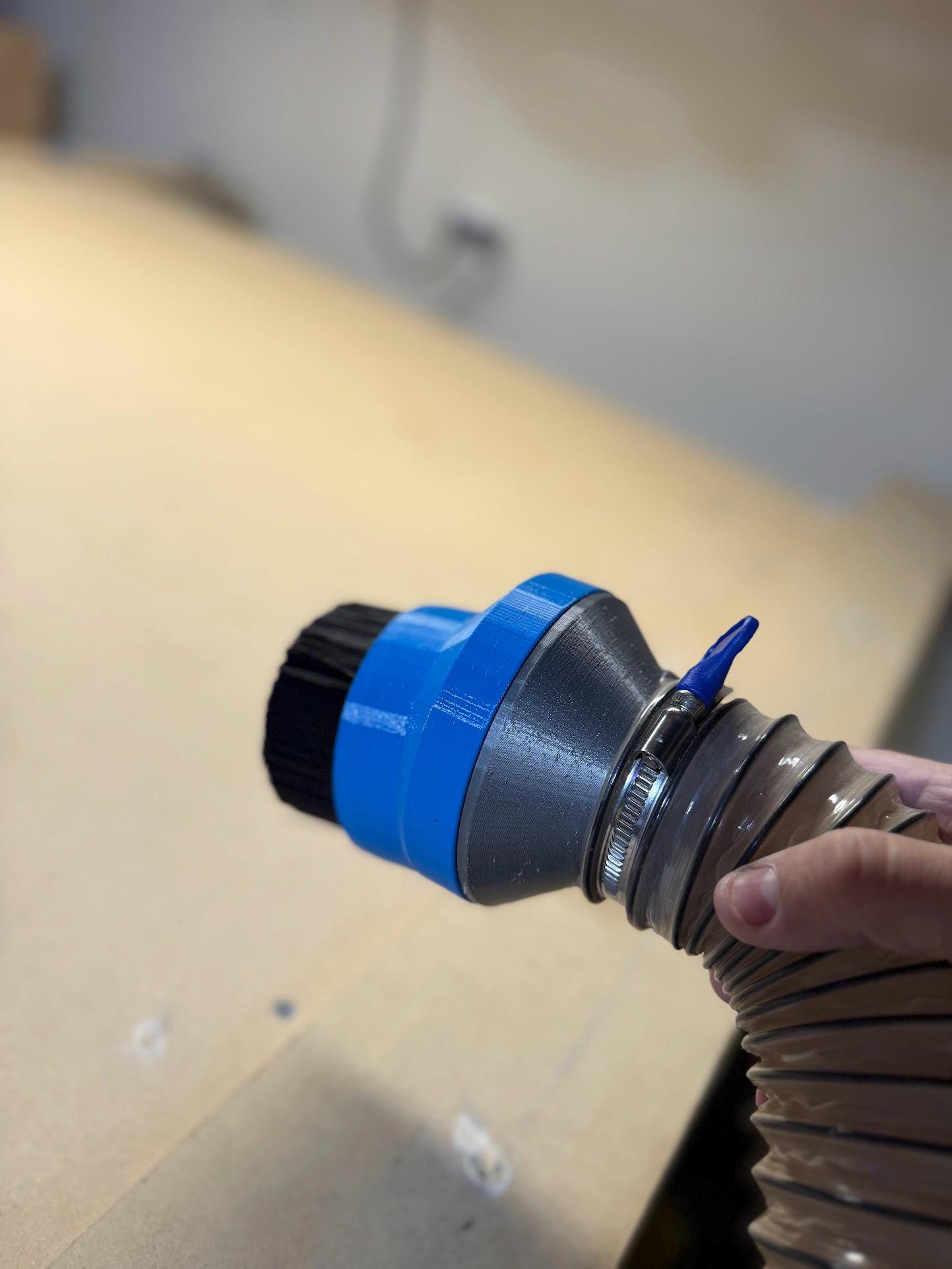 Magnetic Twist-lock Dust Collection Connectors: 4"/2.5" Woodshop Hose ...