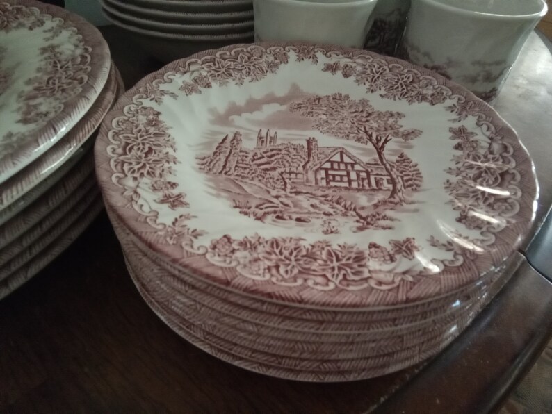 Churchill the Brook Pink/red Dinner Set 5 Piece Setting for 8 (total 40 ...