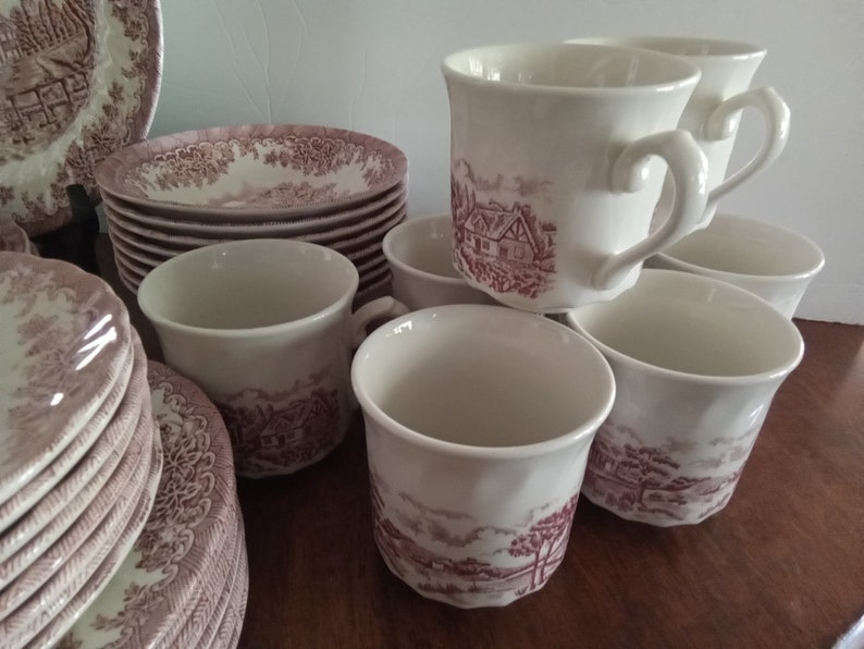 Churchill the Brook Pink/red Dinner Set 5 Piece Setting for 8 (total 40 ...
