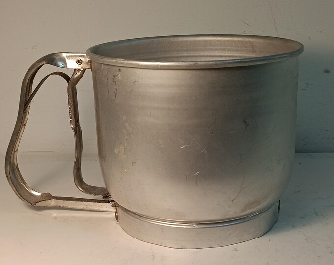 Vintage FOLEY 5 Cup Flour Sifter 1950's W/tigger Handle, Minneapolis ...
