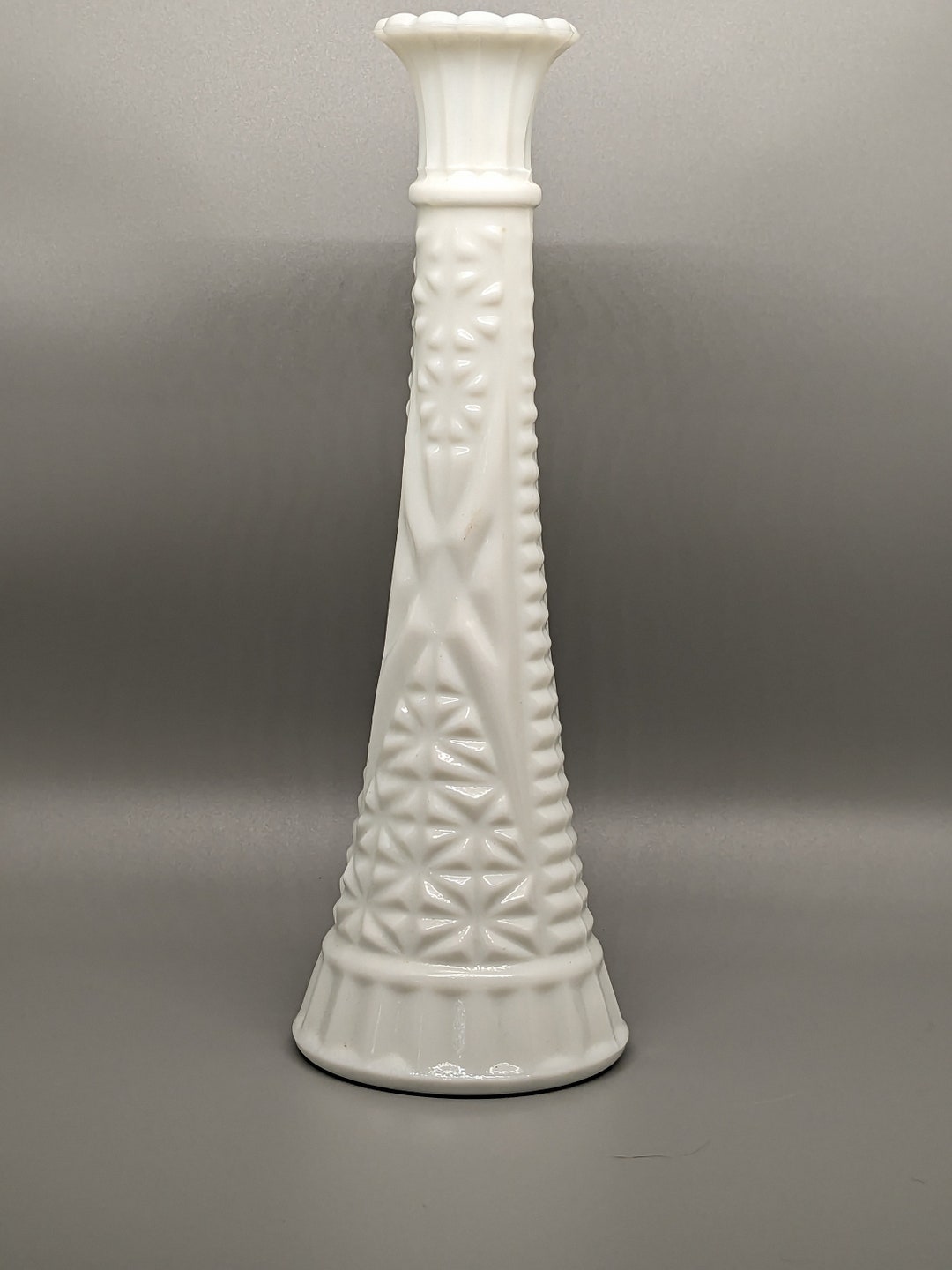 Milk Glass Bud Vase Vintage - Etsy