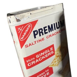 Nabisco Preimium Saltine Cracker Tin 1969 Hanover NJ Vintage 14oz USA ...