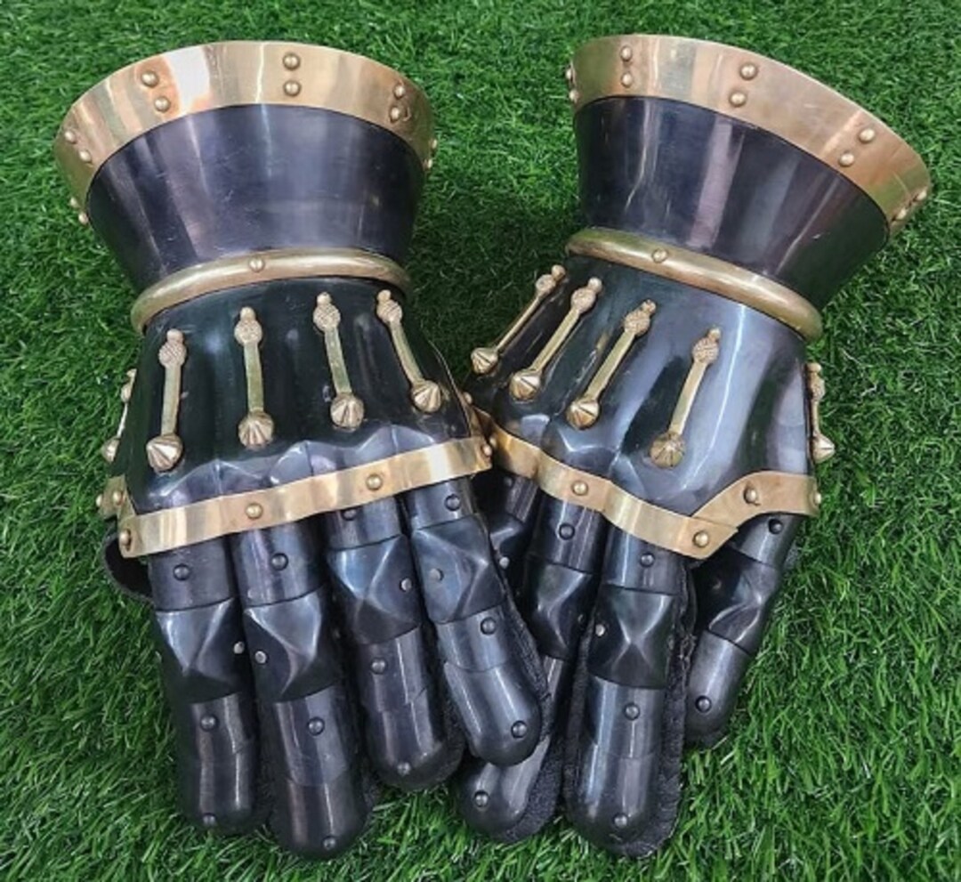 Hourglass Castillo Gauntlets , Finger Gauntlets Medieval Functional ...